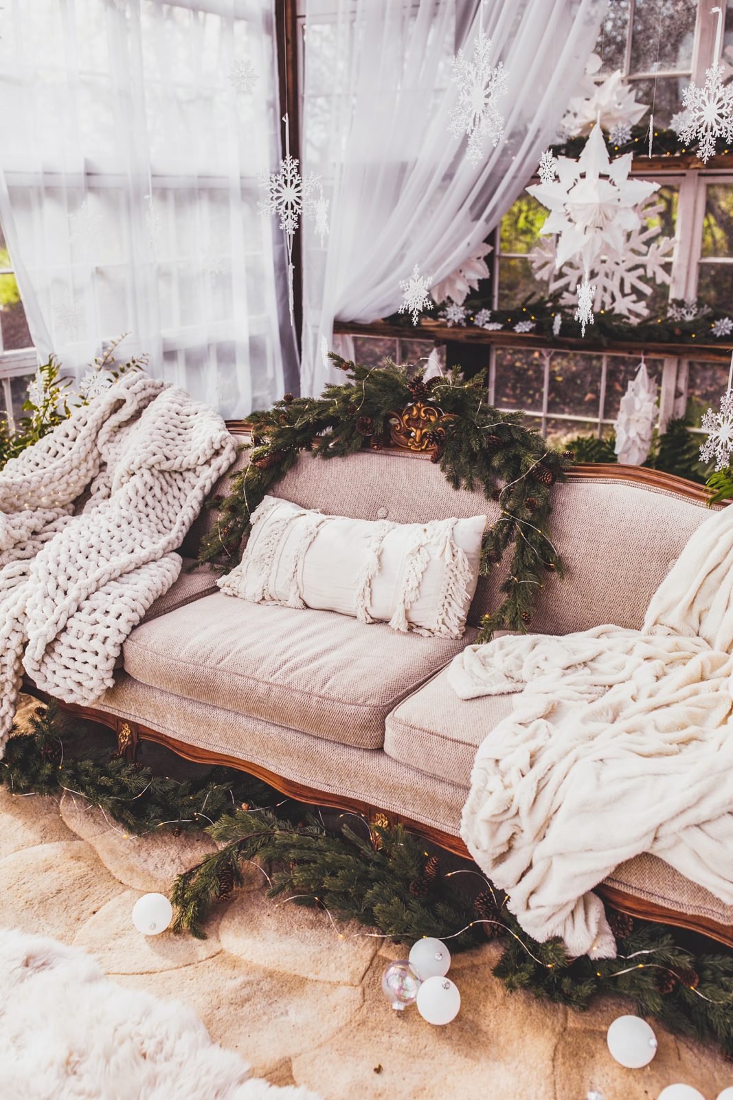 Christmas Mini Session Setup Inspiration | Micro, Small, Intimate, Tiny ...
