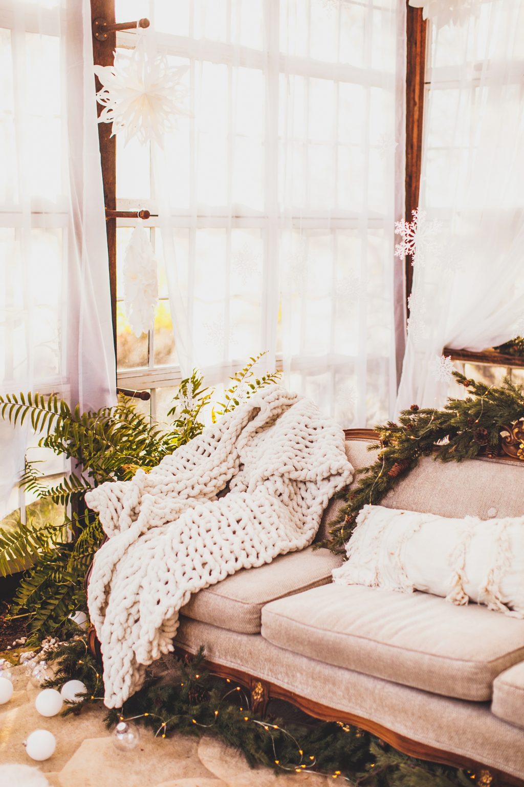 Christmas Mini Session Setup Inspiration | Micro, Small, Intimate, Tiny ...