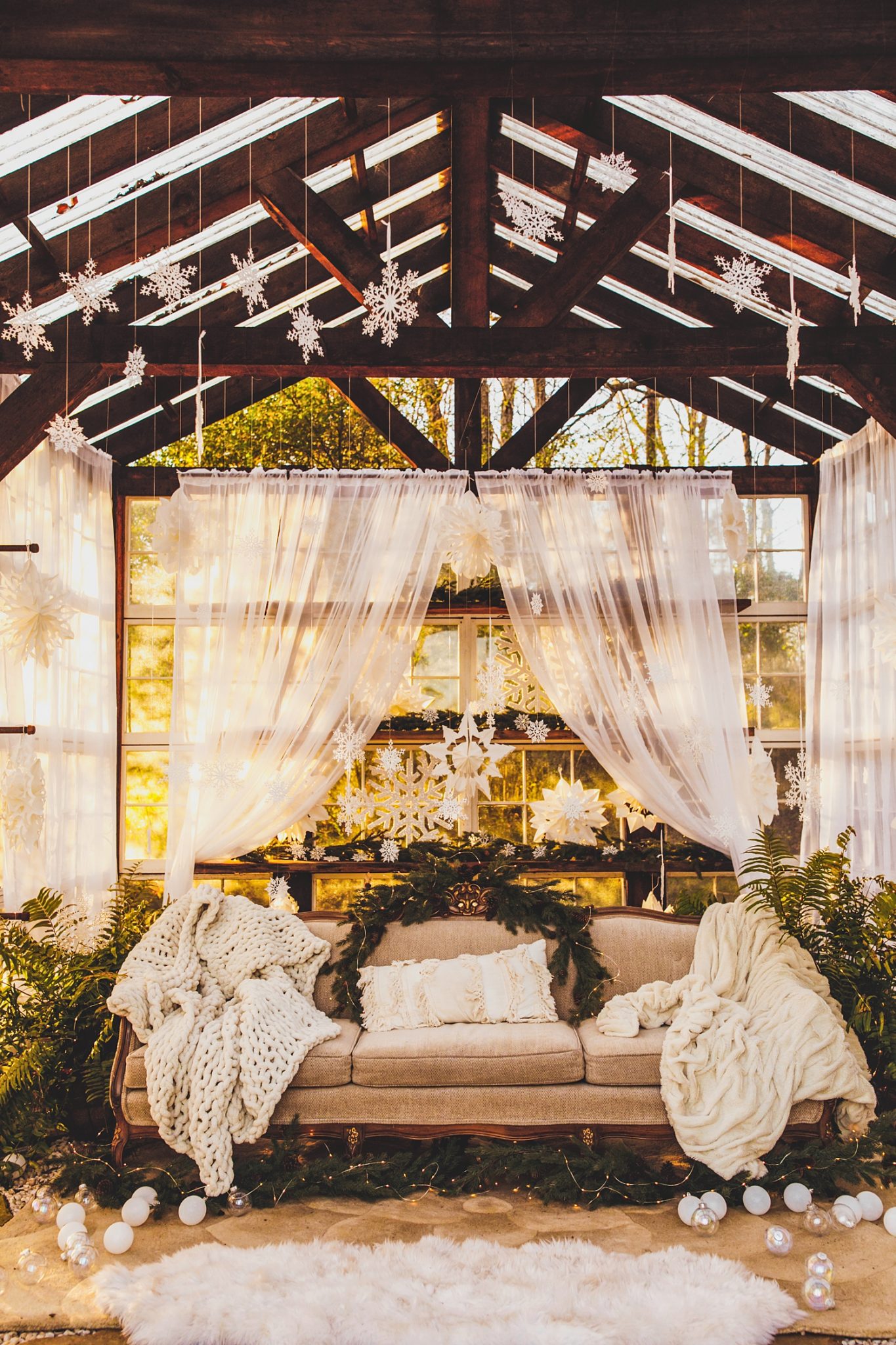 Christmas Mini Session Setup Inspiration | Micro, Small, Intimate, Tiny ...