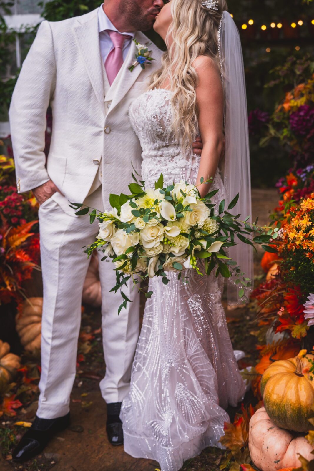 Tiny Wedding | Bride and Groom | Intimate Virginia Wedding Venue ...