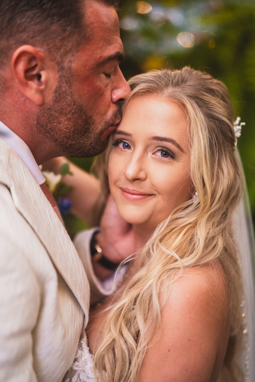 Tiny Wedding | Bride and Groom | Intimate Virginia Wedding Venue ...