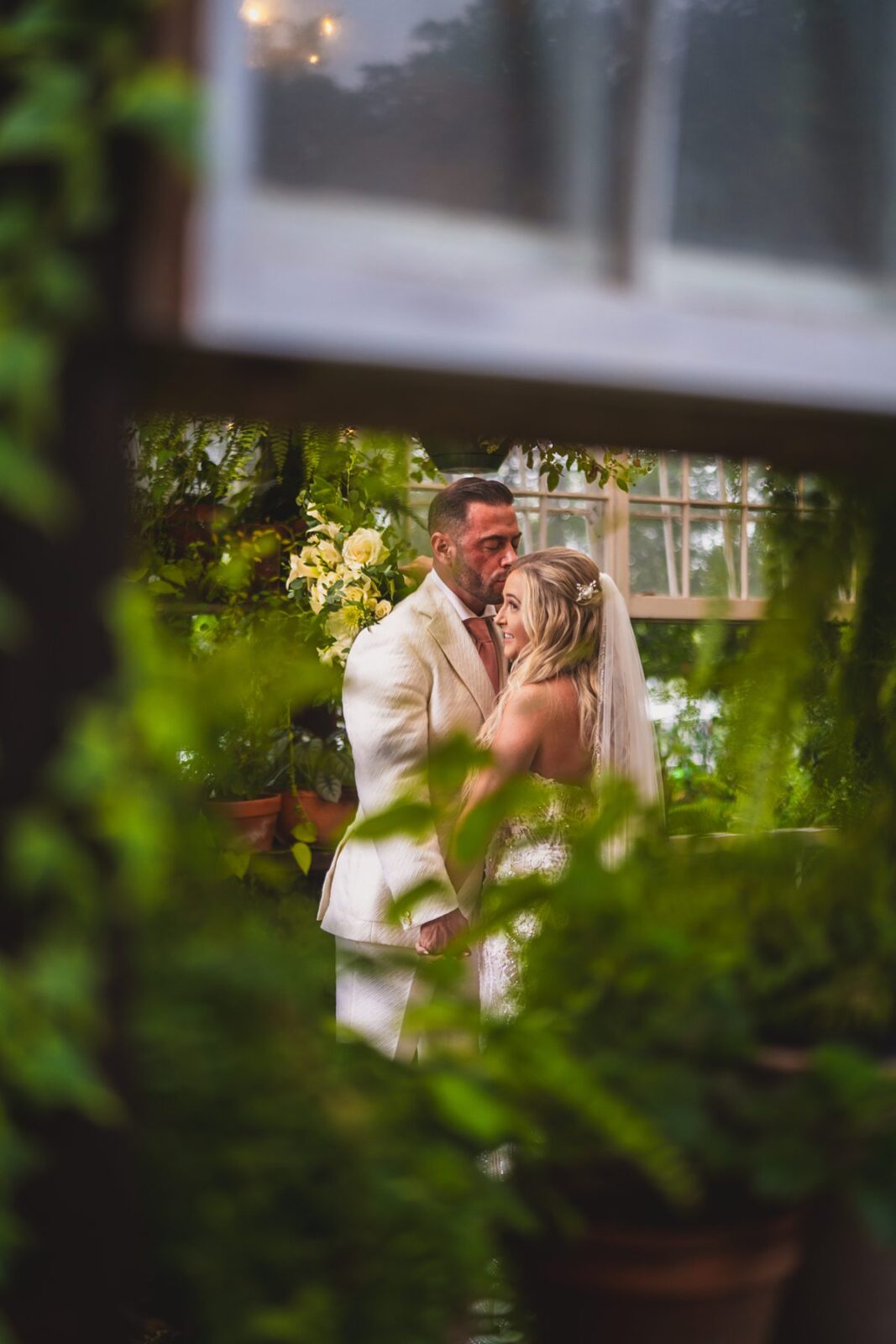 Tiny Wedding | Bride and Groom | Intimate Virginia Wedding Venue ...