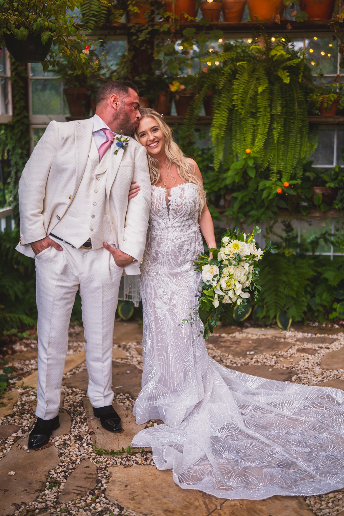 Tiny Wedding | Bride and Groom | Intimate Virginia Wedding Venue ...