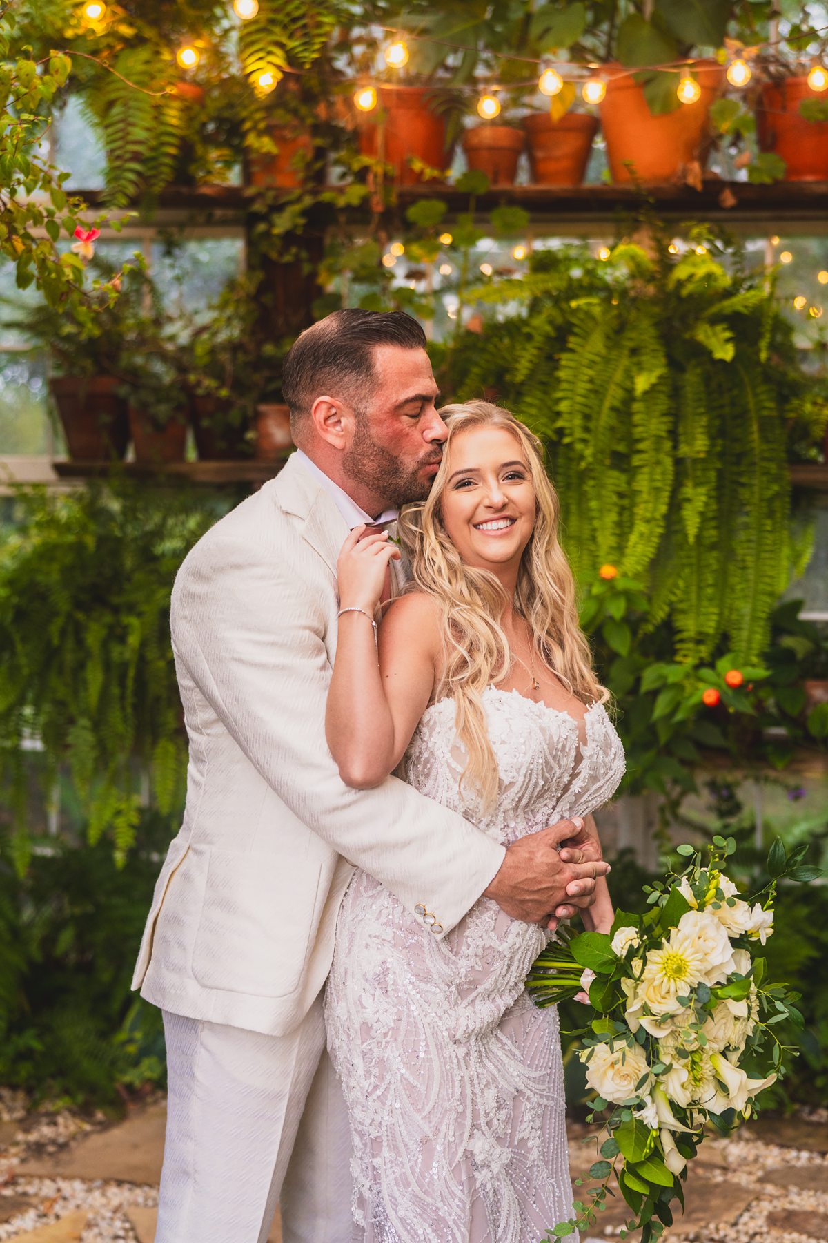 Tiny Wedding | Bride and Groom | Intimate Virginia Wedding Venue ...