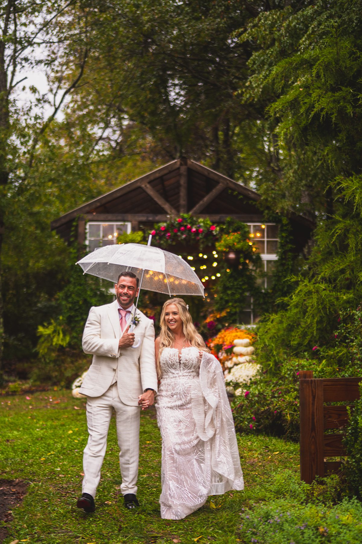 Tiny Wedding | Bride and Groom | Intimate Virginia Wedding Venue ...