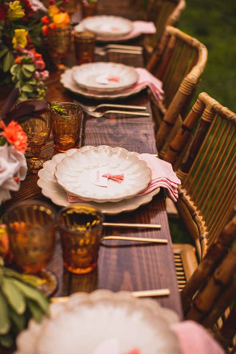 CottageCore Wedding Decor Inspiration | Micro, Small, Intimate, Tiny ...