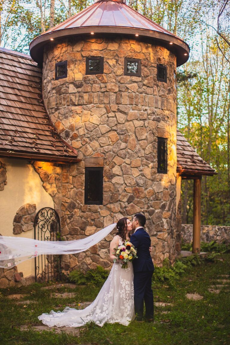 Micro Wedding Cottage | Fairytale Wedding | Unique Wedding Venue ...